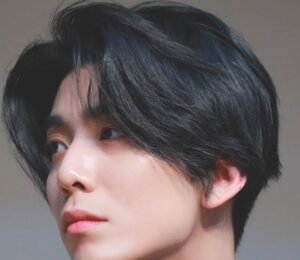 Hottest 20 Korean Haircuts for Men that Women Love 2026