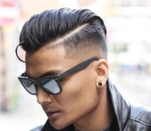 Classic 25 Comb Over Haircuts for Men in 2025: Tips & Trends